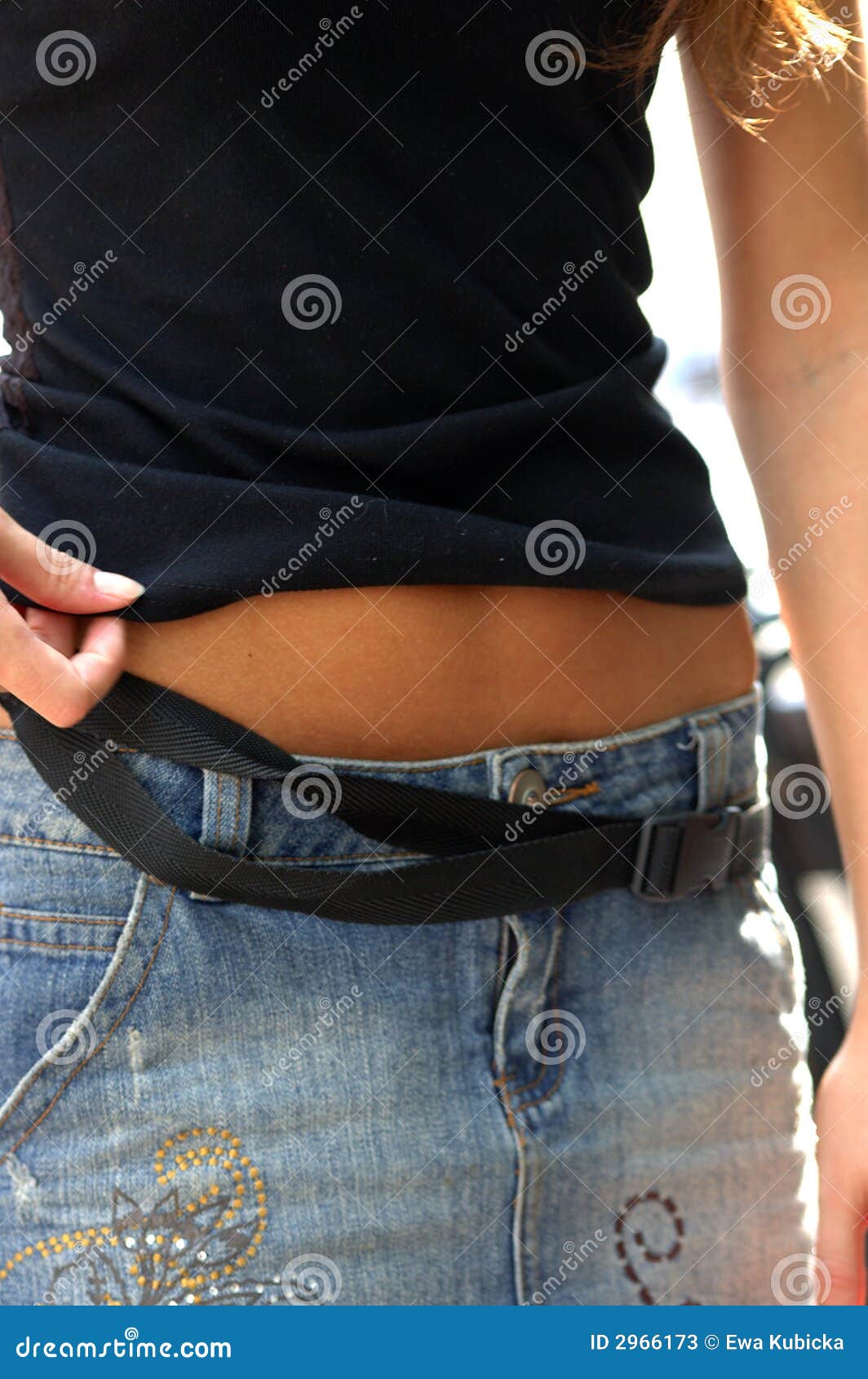 Panza de la mujer joven imagen de archivo. Imagen de parte - 2966173