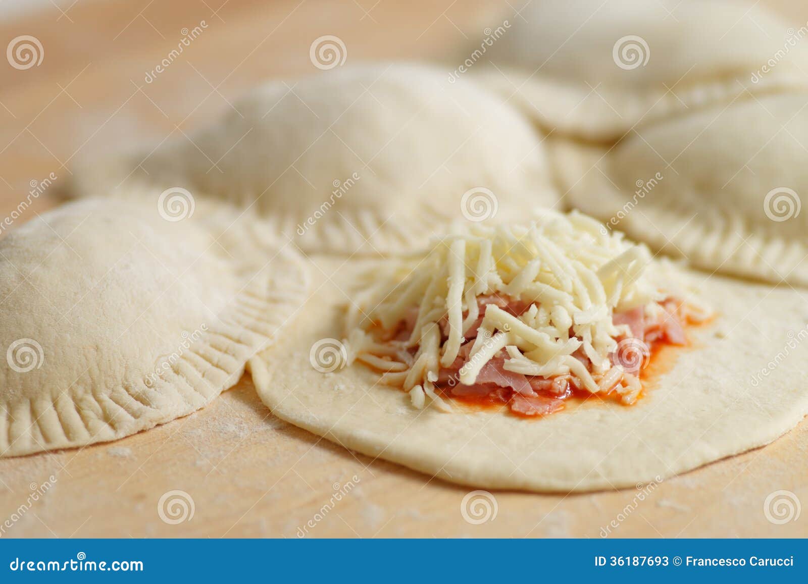 Panzerotti imagen de archivo. Imagen de anaranjado, amarillo - 36187693