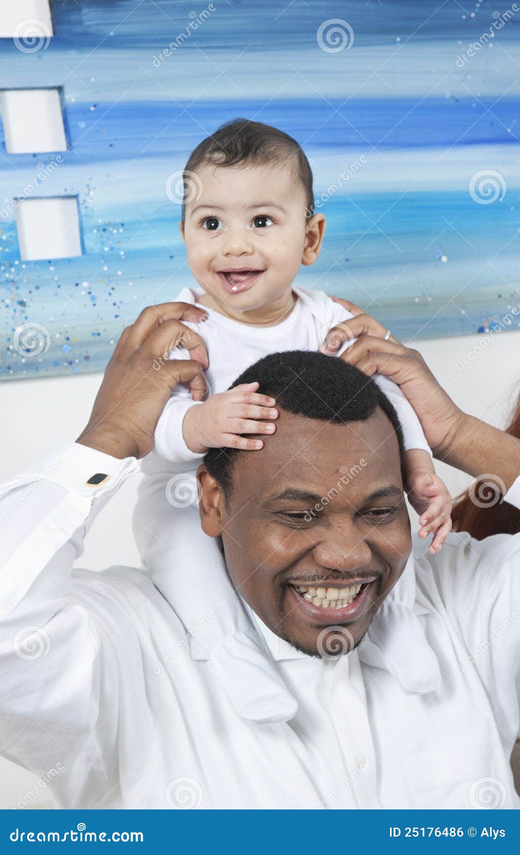 Papá y bebé felices foto de archivo. Imagen de atractivo - 25176486