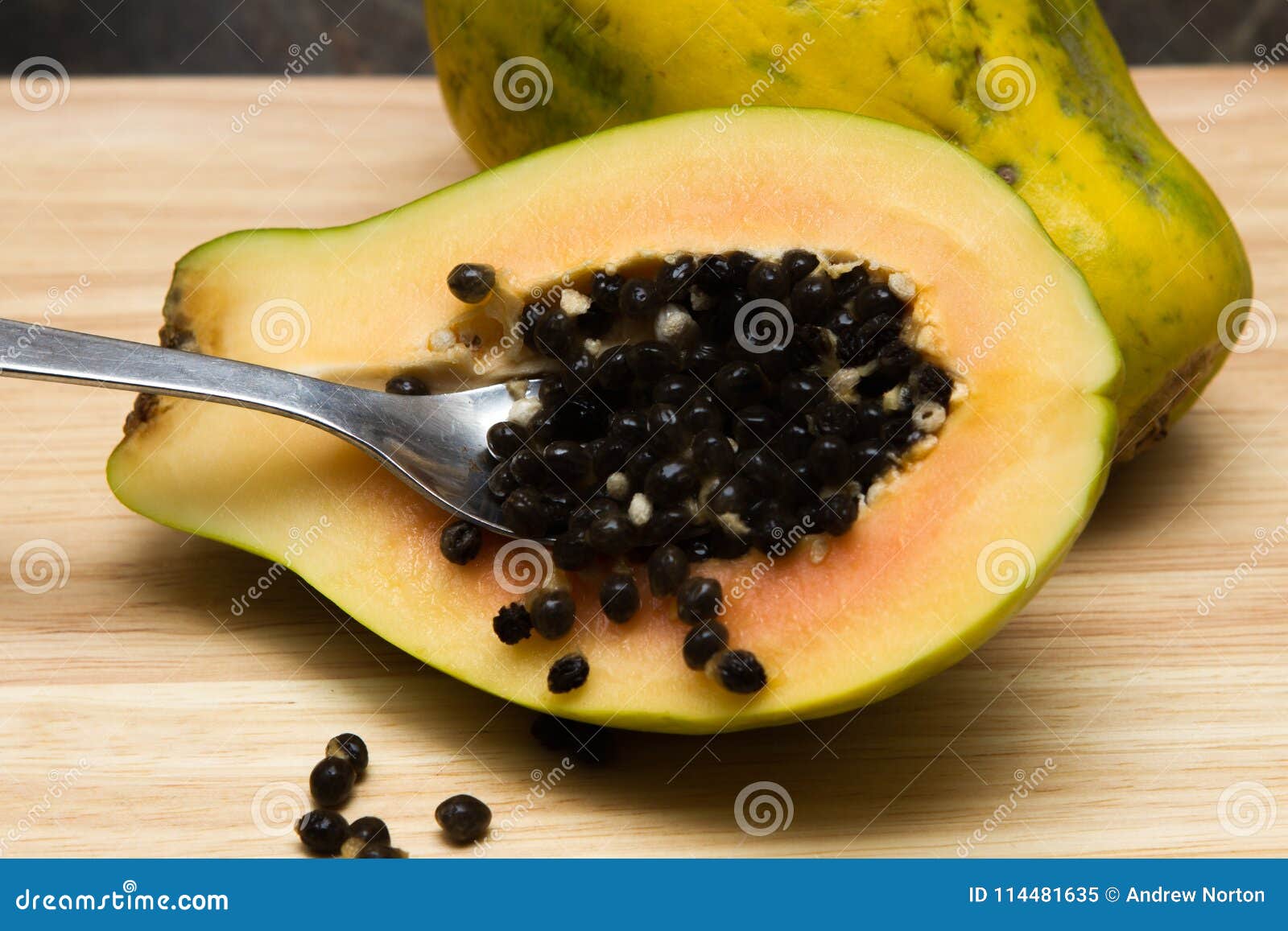 Papaja stock afbeelding. Image of voorbereiden, markt - 114481635