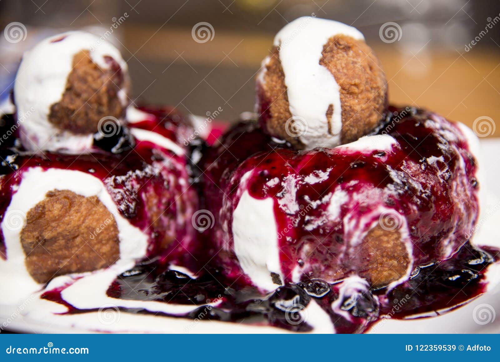 Papanasi - Un Postre Rumano Tradicional Imagen de archivo - Imagen de ...