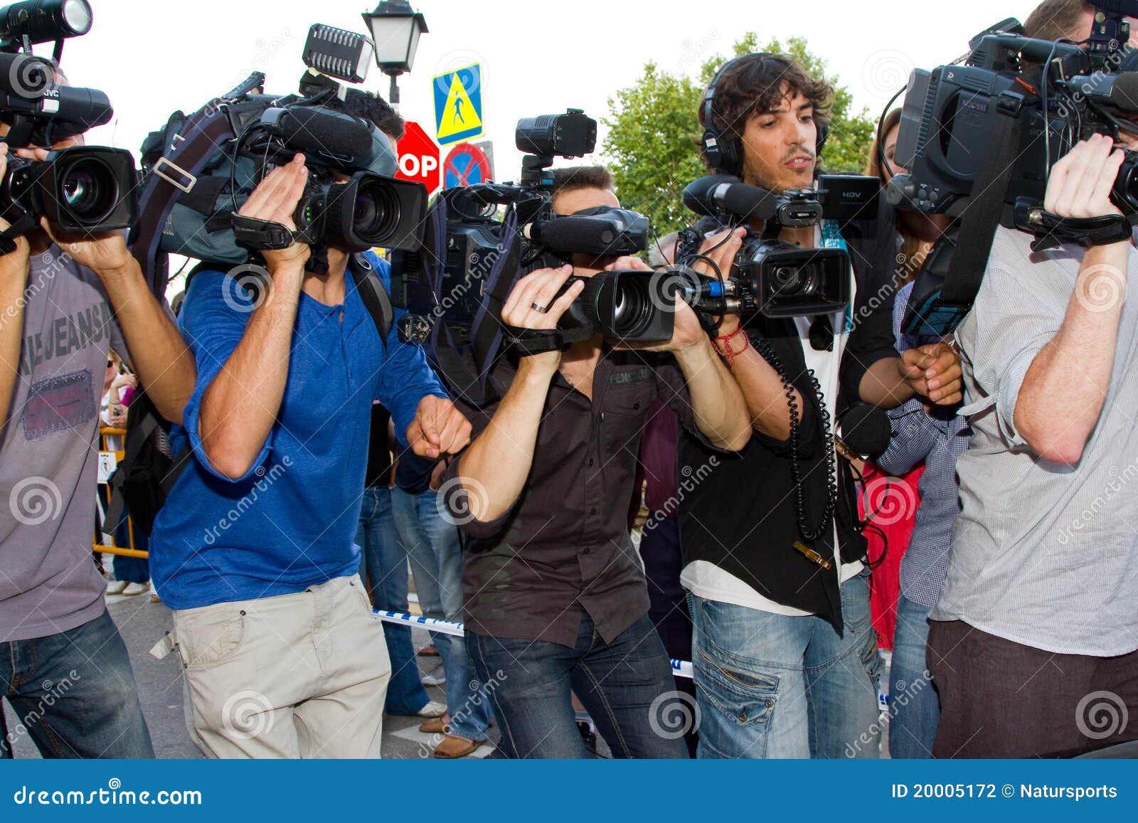 Paparazzi with Video Camera Editorial Photography - Image of reporter ...
