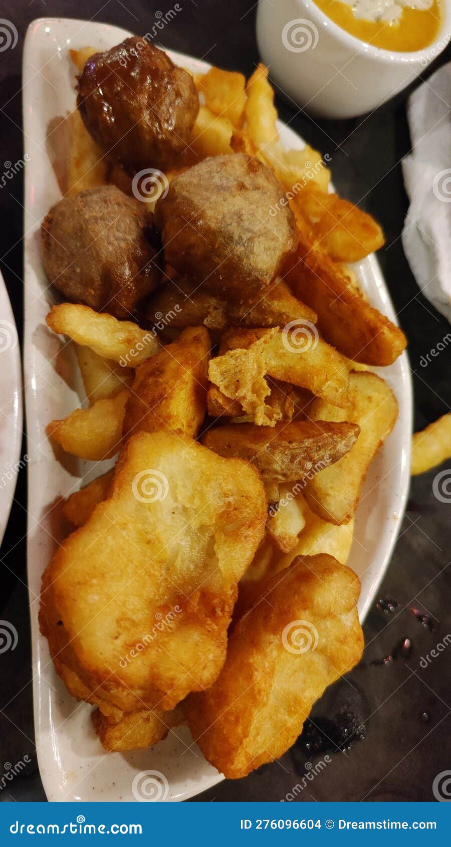 Papas Fritas De Nugget De Meetball Para Comer Foto de archivo - Imagen ...