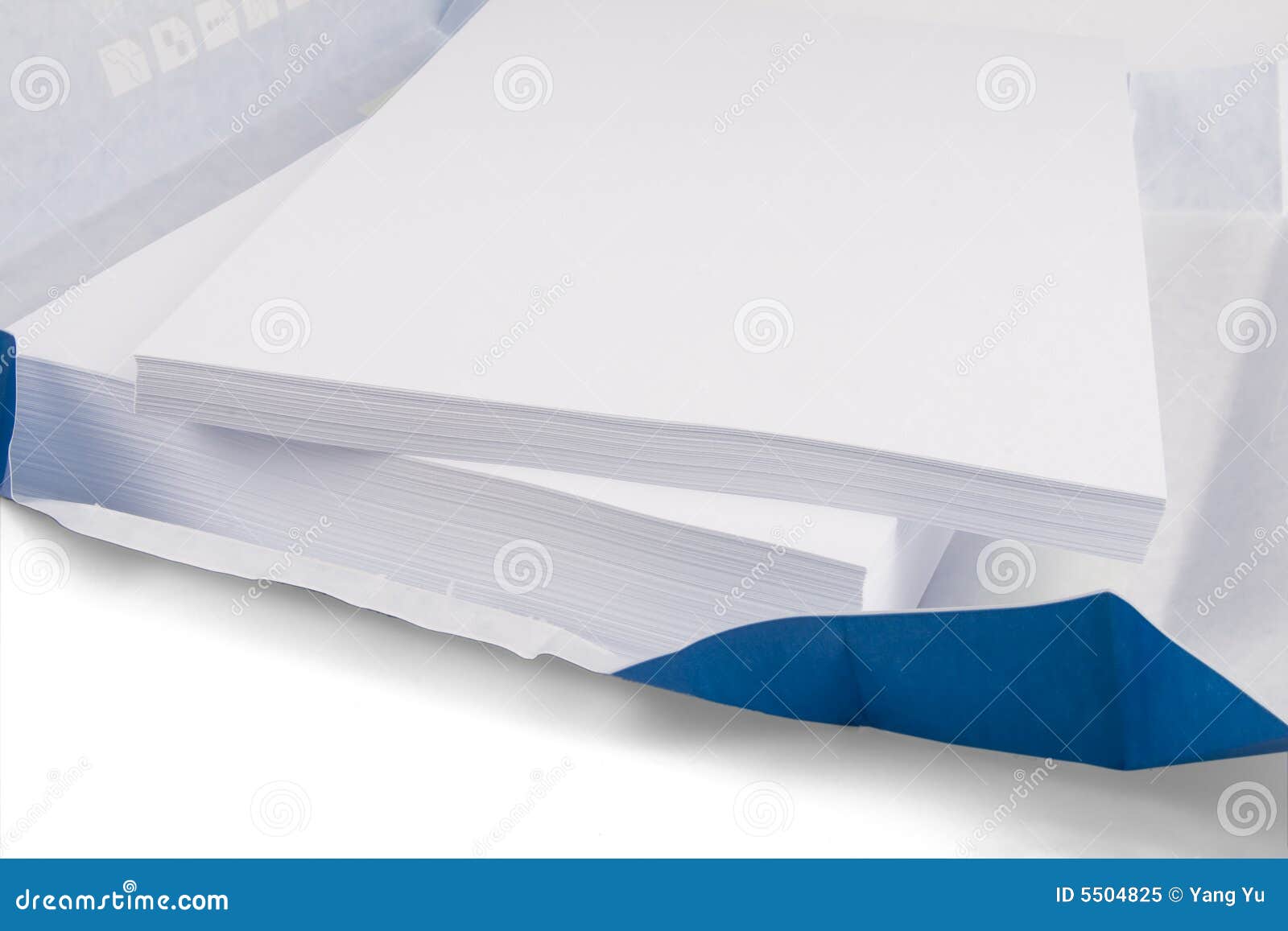 Papel de copia blanco imagen de archivo. Imagen de materiales - 5504825