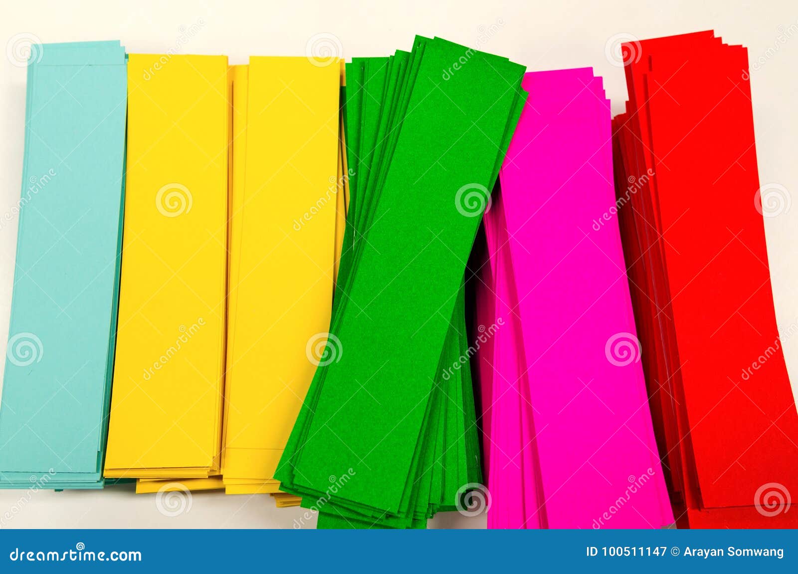 Papel del color imagen de archivo. Imagen de rojo, aislado - 100511147