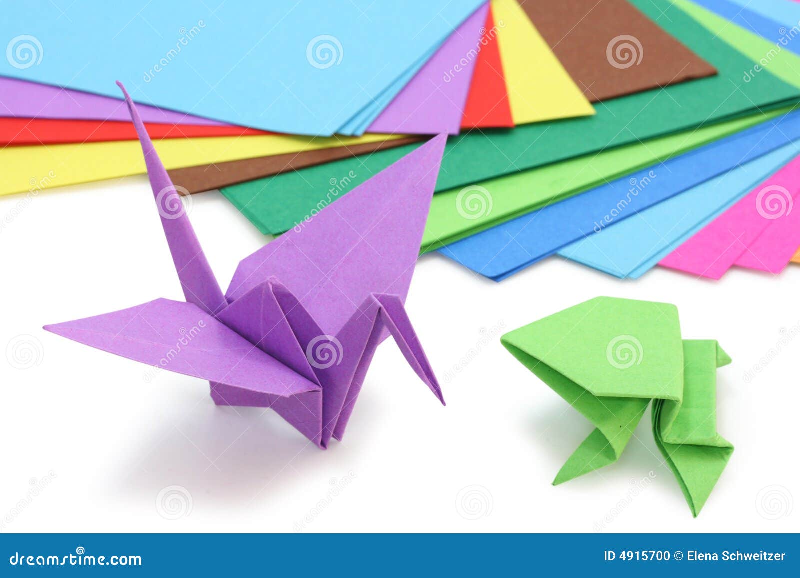 Papel e figuras de Origami foto de stock. Imagem de papel - 4915700