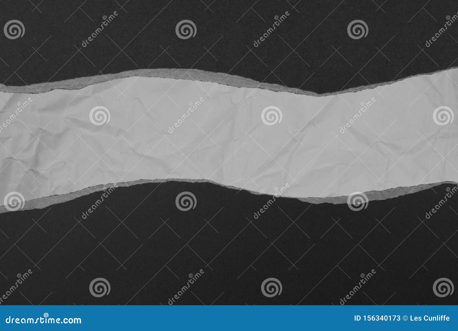Papel riscado em cinza imagem de stock. Imagem de rachado - 156340173