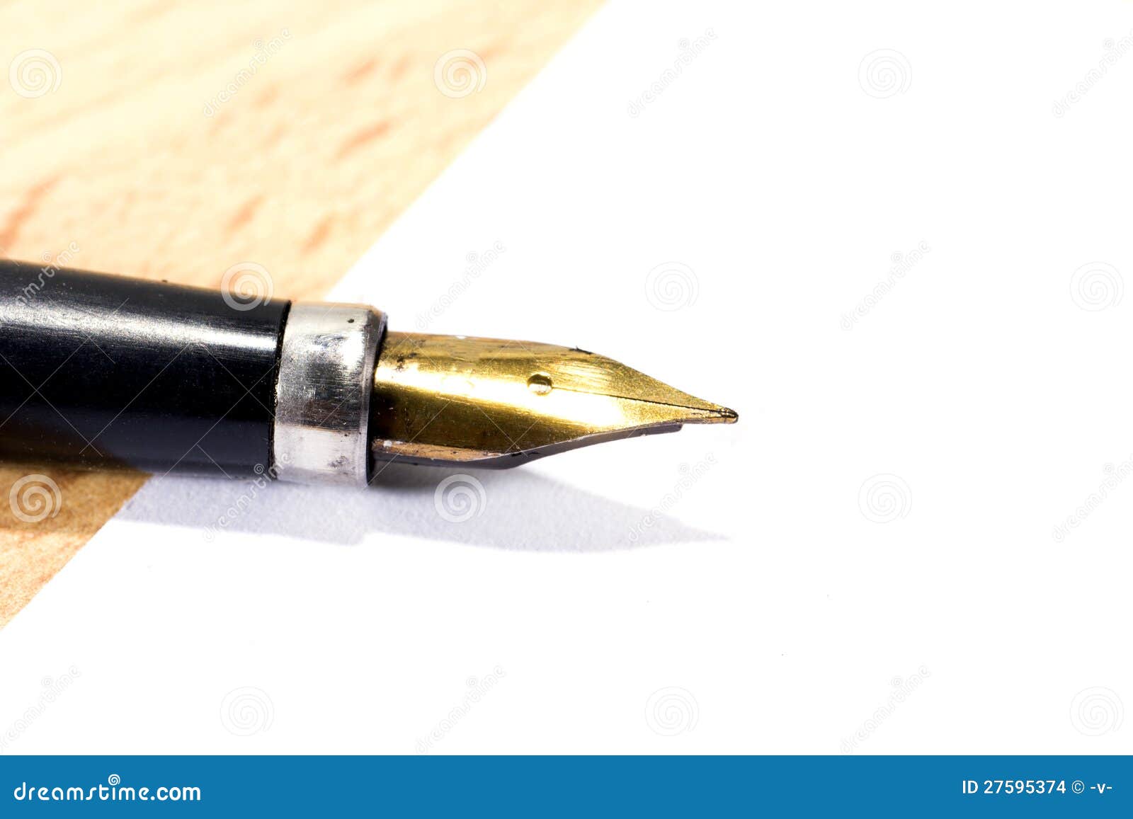 Papel y una pluma foto de archivo. Imagen de nota, primer - 27595374