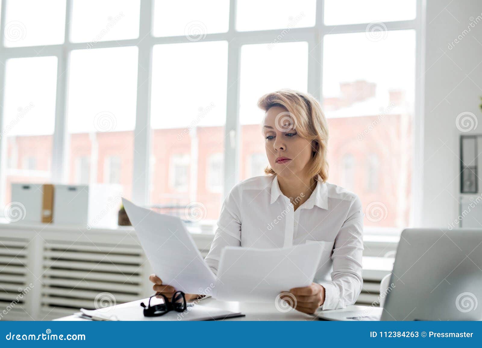 Papeleo imagen de archivo. Imagen de oficina, workplace - 112384263