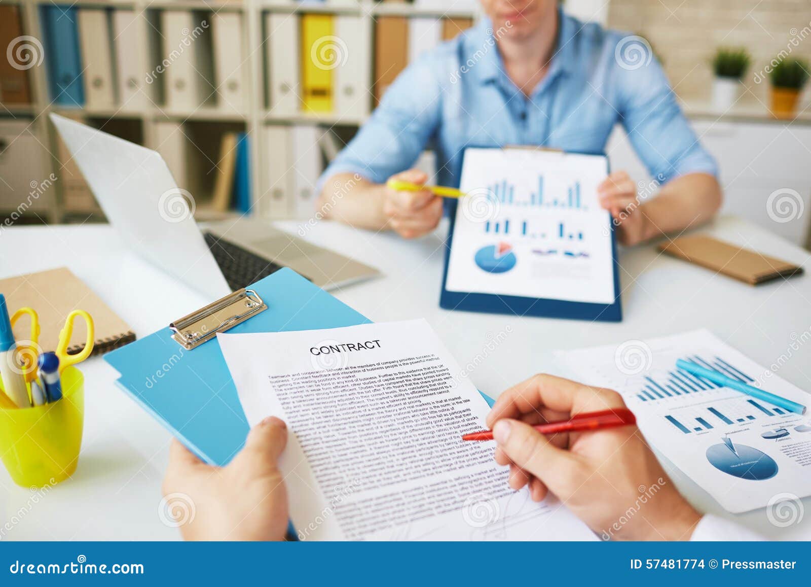 Papeleo foto de archivo. Imagen de papel, datos, firma - 57481774