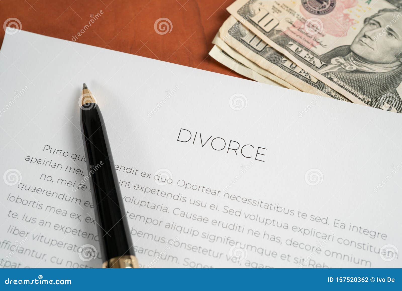 Papeles De Divorcio Con Pluma Foto de archivo - Imagen de primer ...