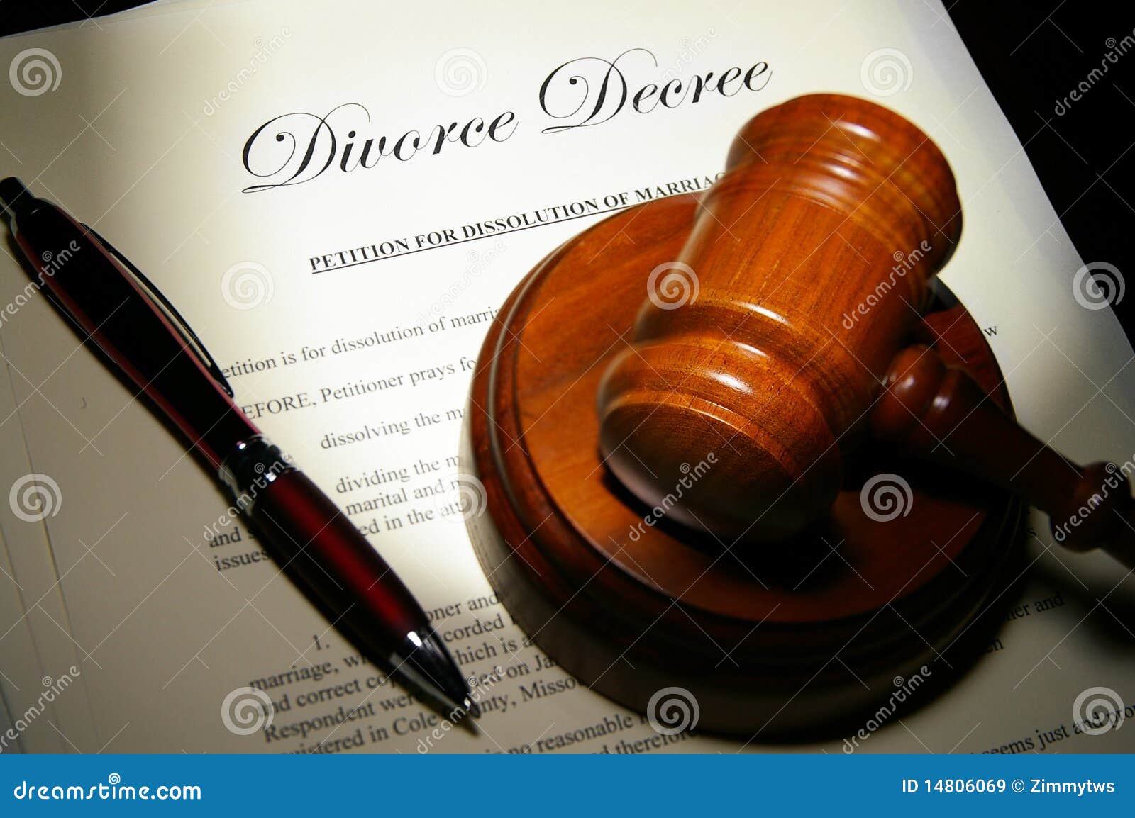 Papeles del divorcio imagen de archivo. Imagen de legal - 14806069