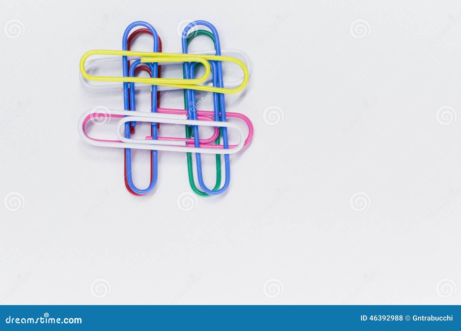 Paper-clip vertical stock de ilustración. Ilustración de blanco - 46392988