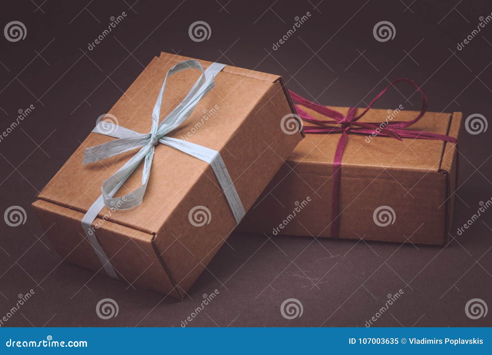 Paper gift box with bow. stock image. Image of cube - 107003635