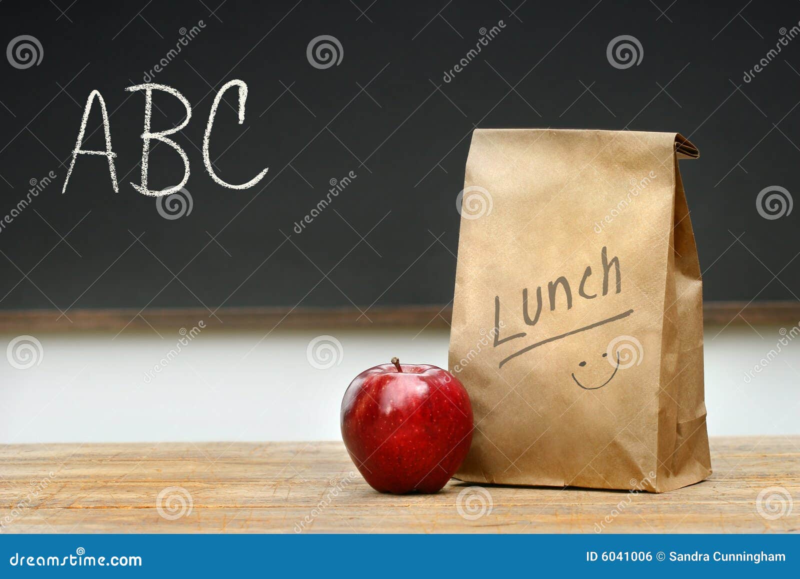 Paper lunch bag on desk stock photo. Image of packaging - 6041006