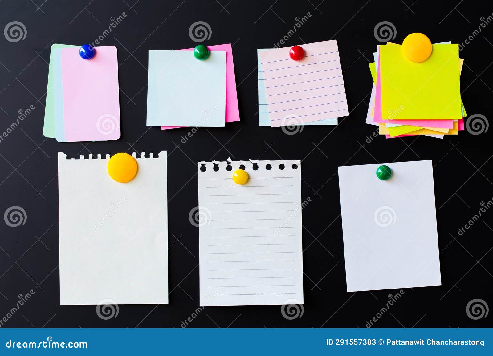Paper Note on Empty Blank Chalkboard Magnet. Blank Notes Stock Image ...