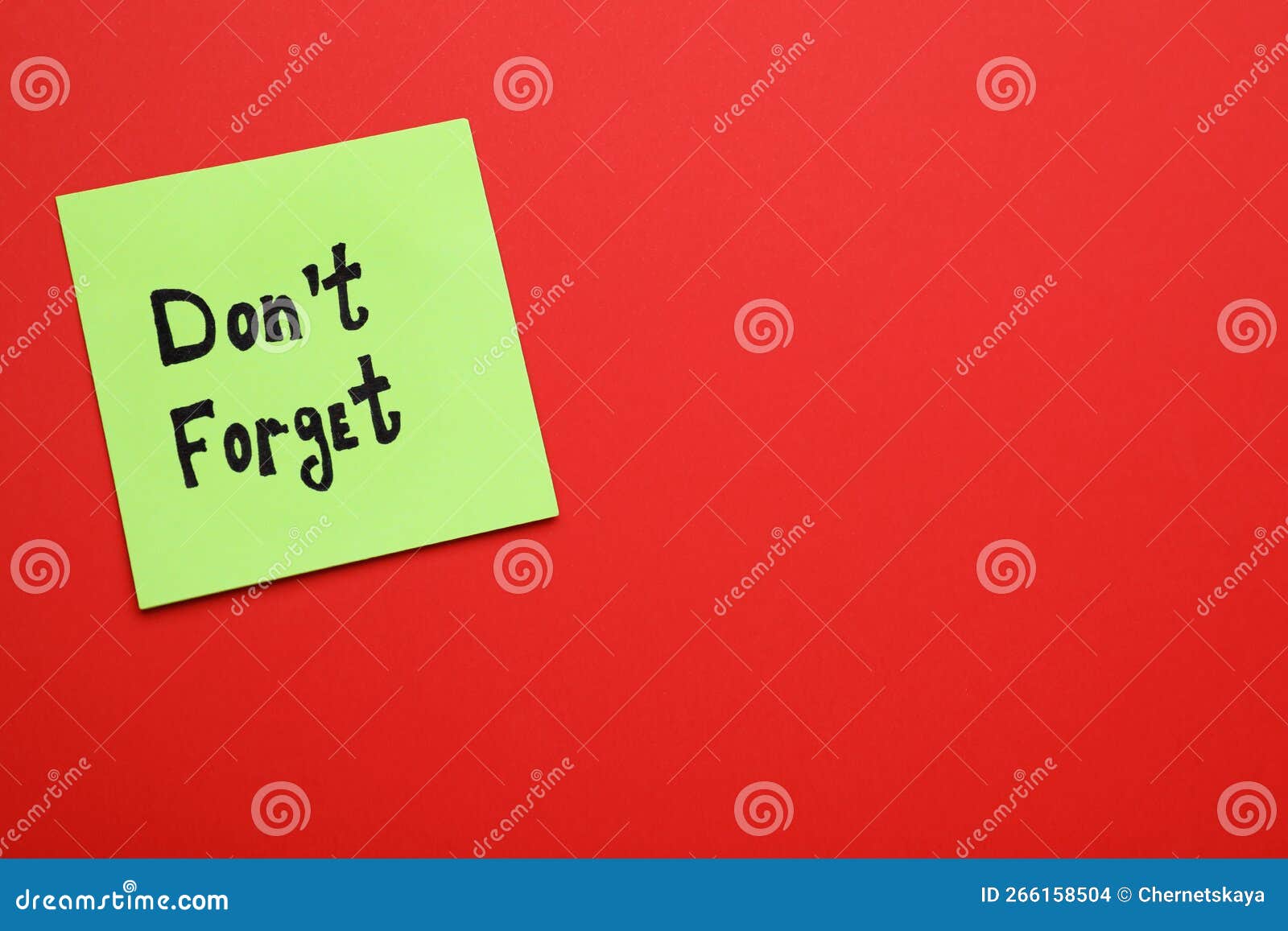 Paper Note with Phrase Don T Forget on Red Background, Top View. Space ...