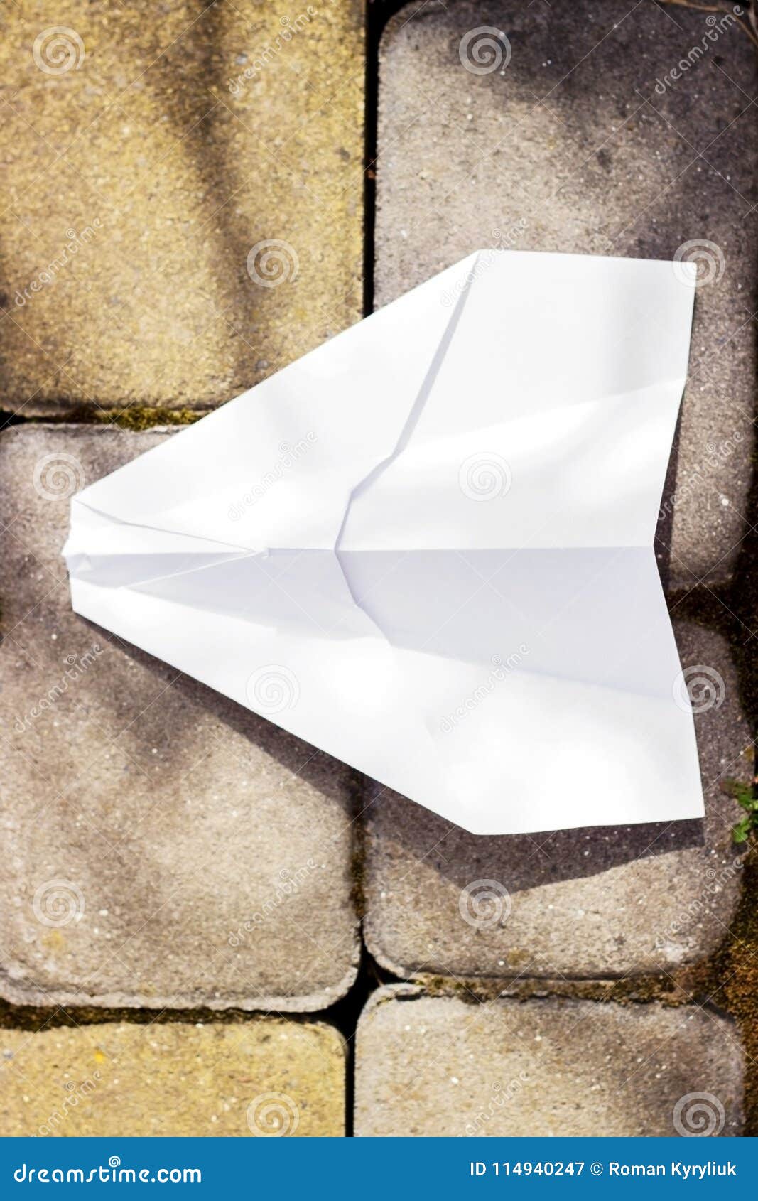 Paper plane on the bar. stock image. Image of browse - 114940247