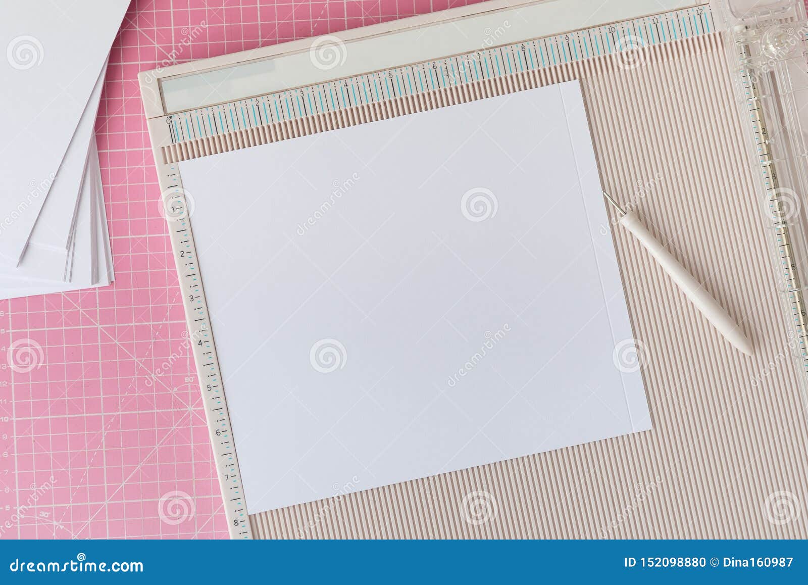 Paper Sheet on the Scoring Board, Making Scoring. Paper Crafts, Book ...