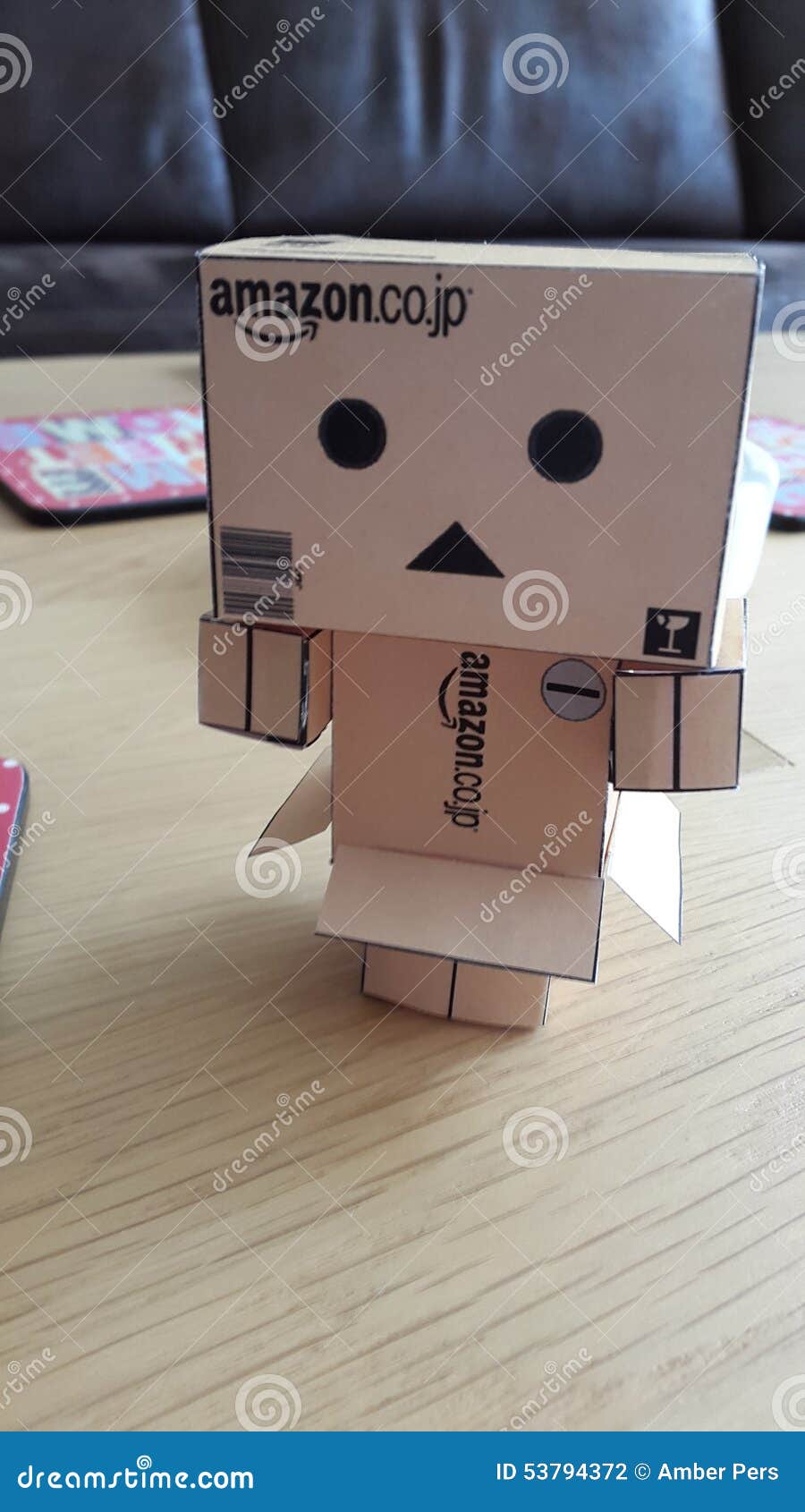 Papercraft Di Danboard Di Danbo Fotografia Editoriale - Immagine di ...
