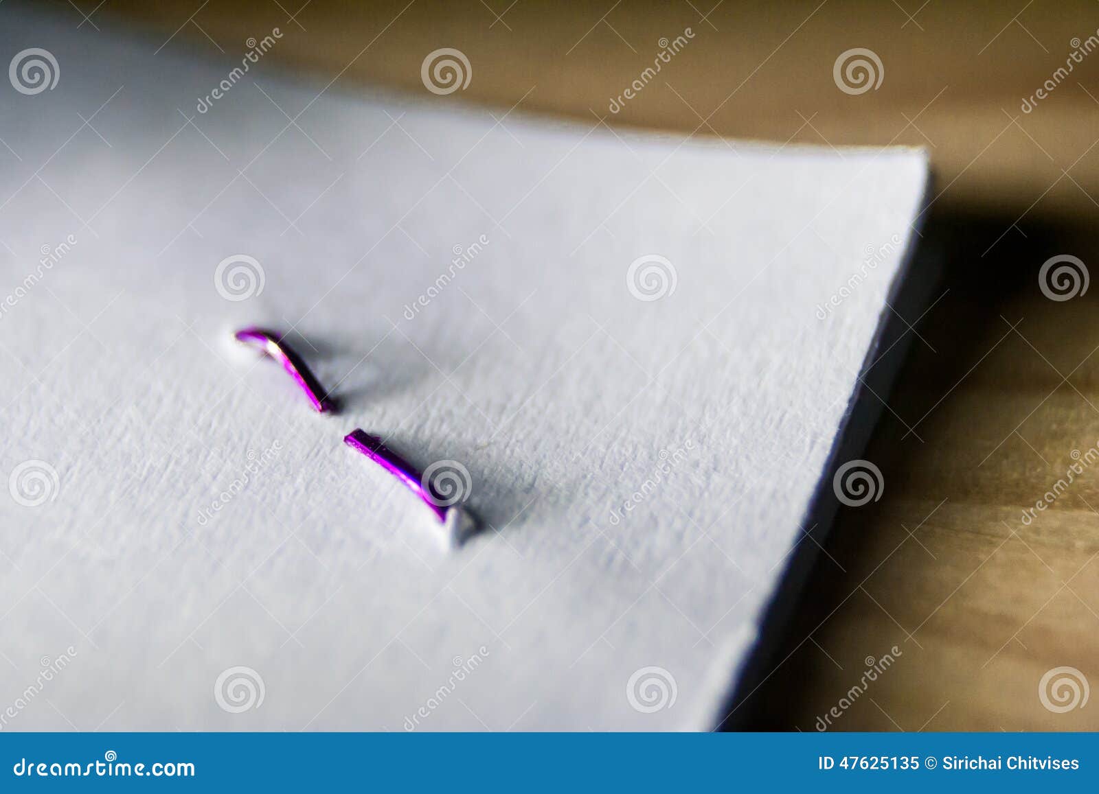 Papier agrafé image stock. Image du bureau, poussé, fixe - 47625135