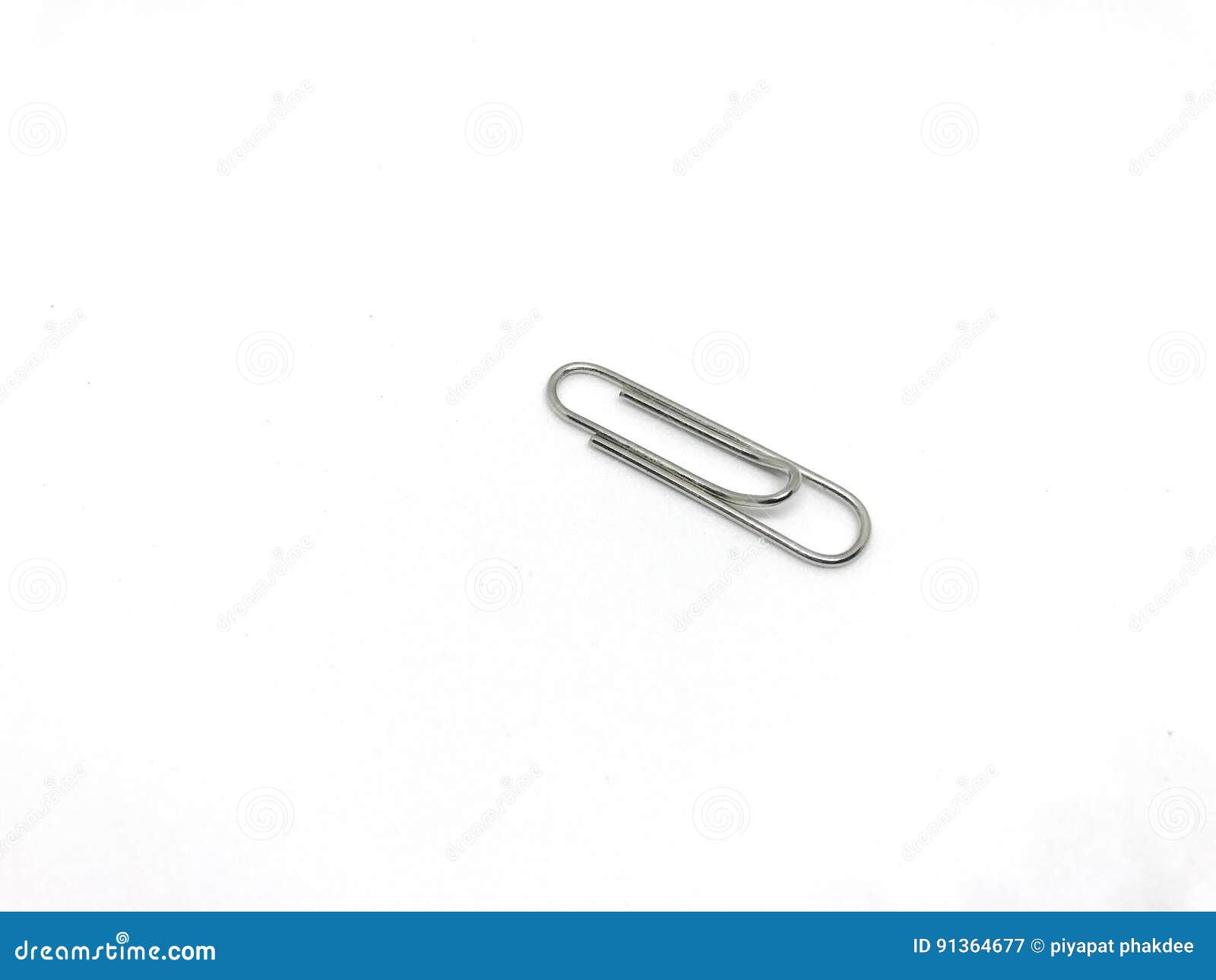 Papier d'agrafe image stock. Image du métallique, isolement - 91364677