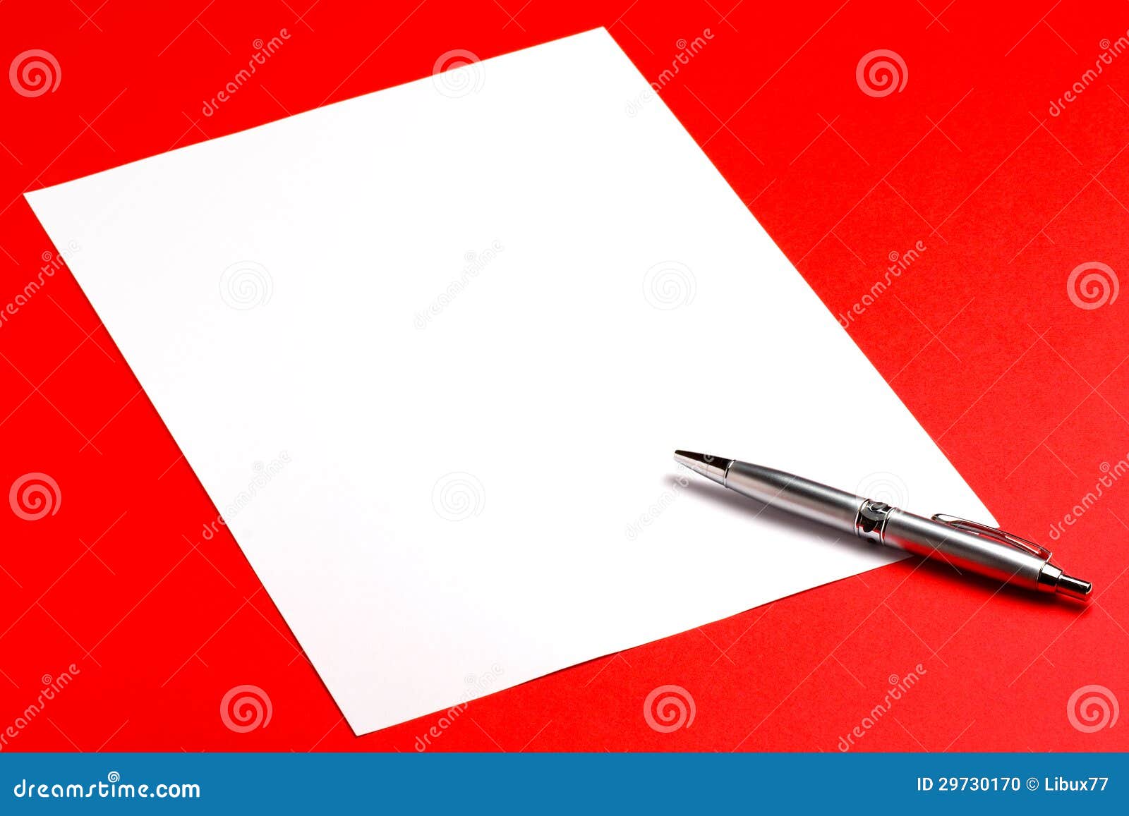 Papier-Blatt mit Stift stockfoto. Bild von anmerkung - 29730170