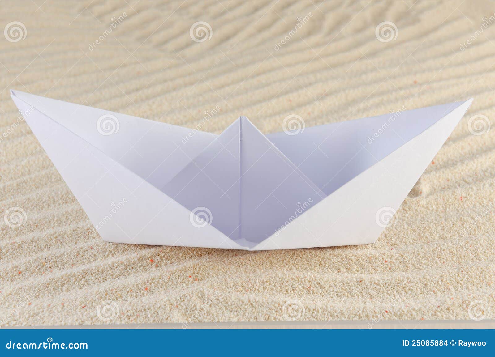 Papierboot stockfoto. Bild von wüste, origami, segelboot - 25085884
