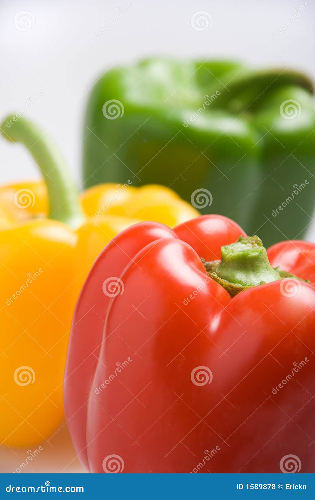 Paprikas foto de archivo. Imagen de verde, coma, sano - 1589878