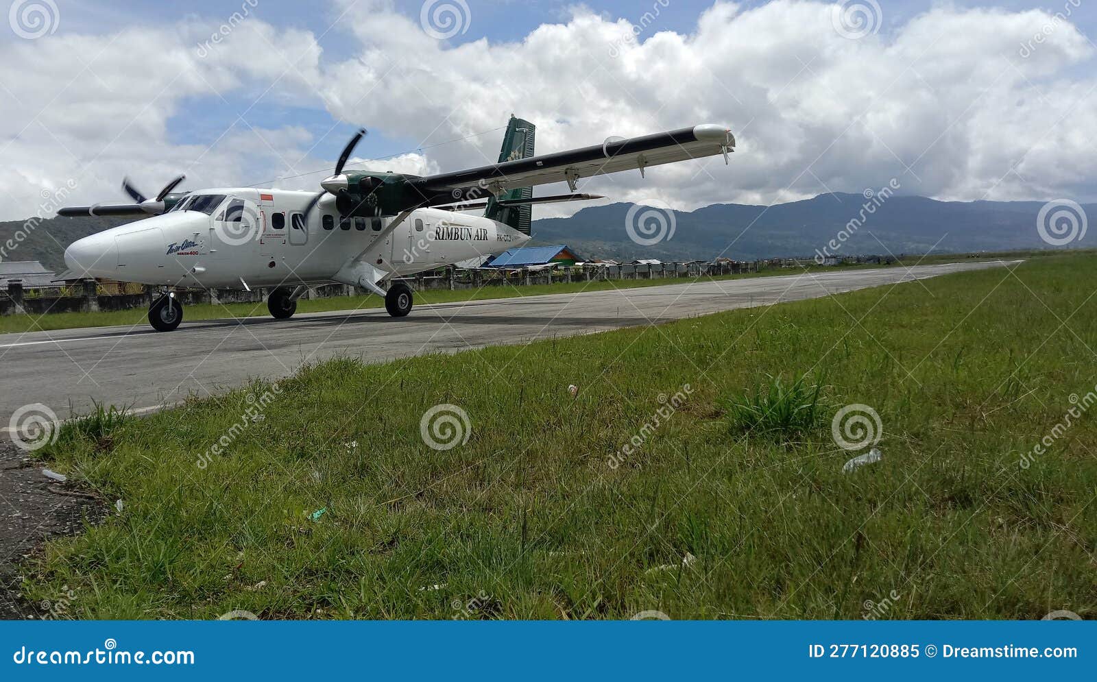 Papua Enarotali airport editorial image. Image of indonesia - 277120885