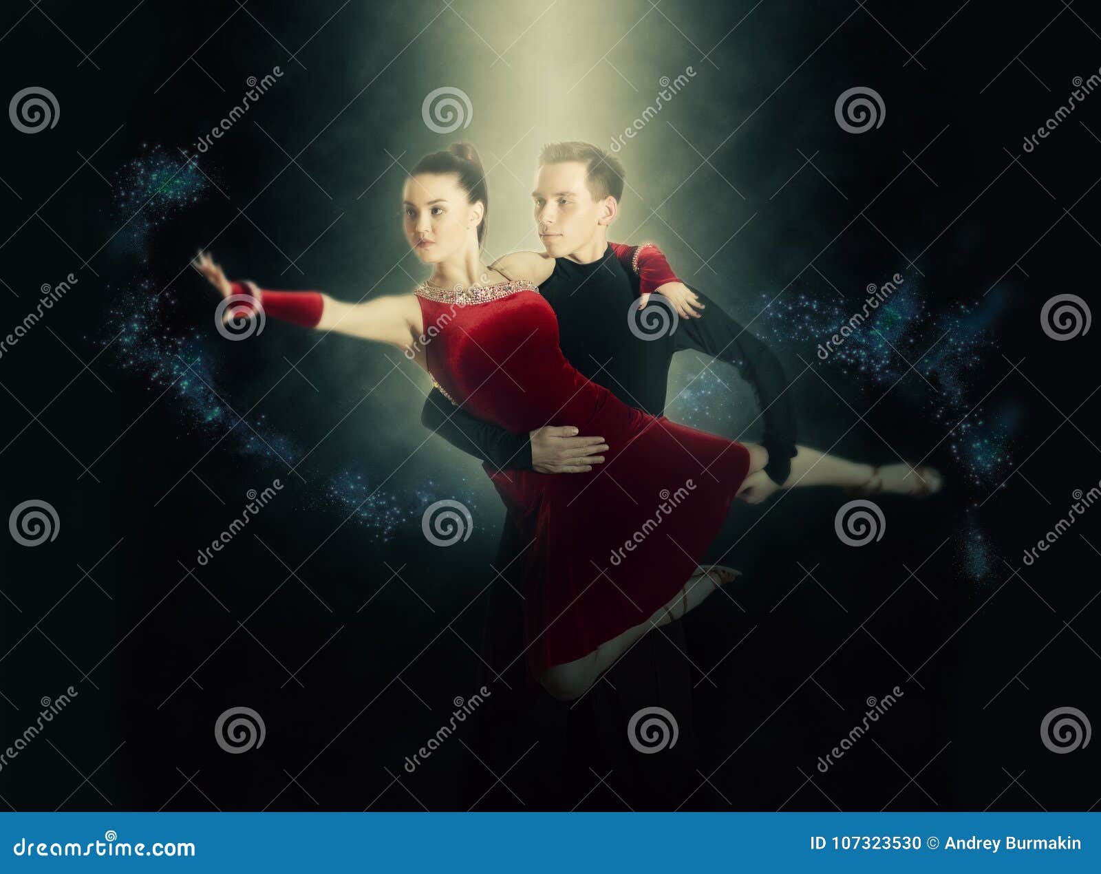 Par Av Dansare Som Dansar Balsalen Arkivfoto - Bild av mode, latin ...