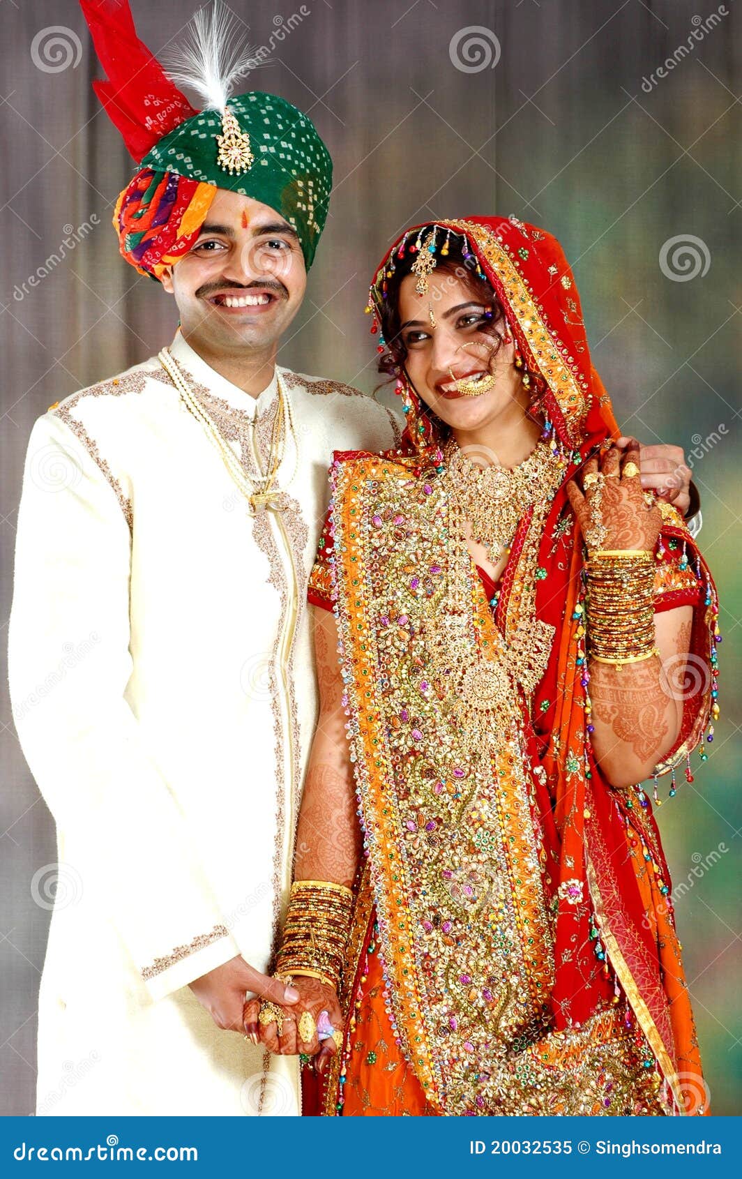 Par Klär Lycklig Indier Deras Bröllop Fotografering för Bildbyråer ...