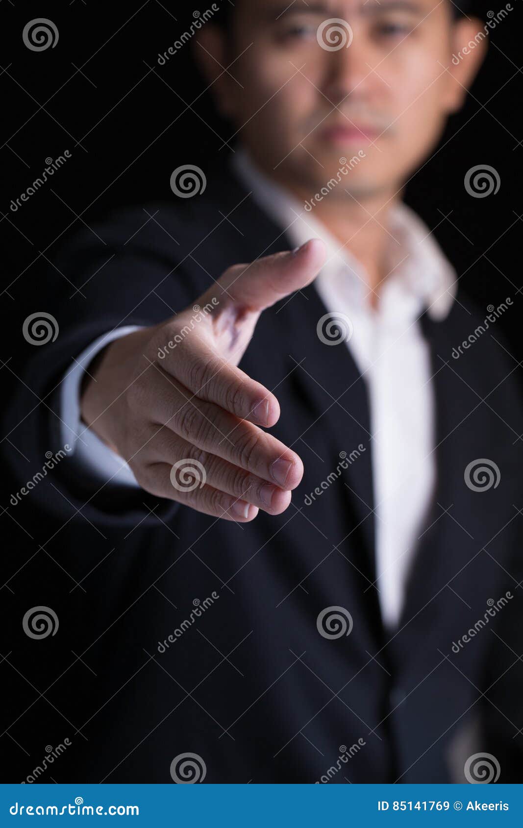 Para sacudir la mano imagen de archivo. Imagen de negocios - 85141769