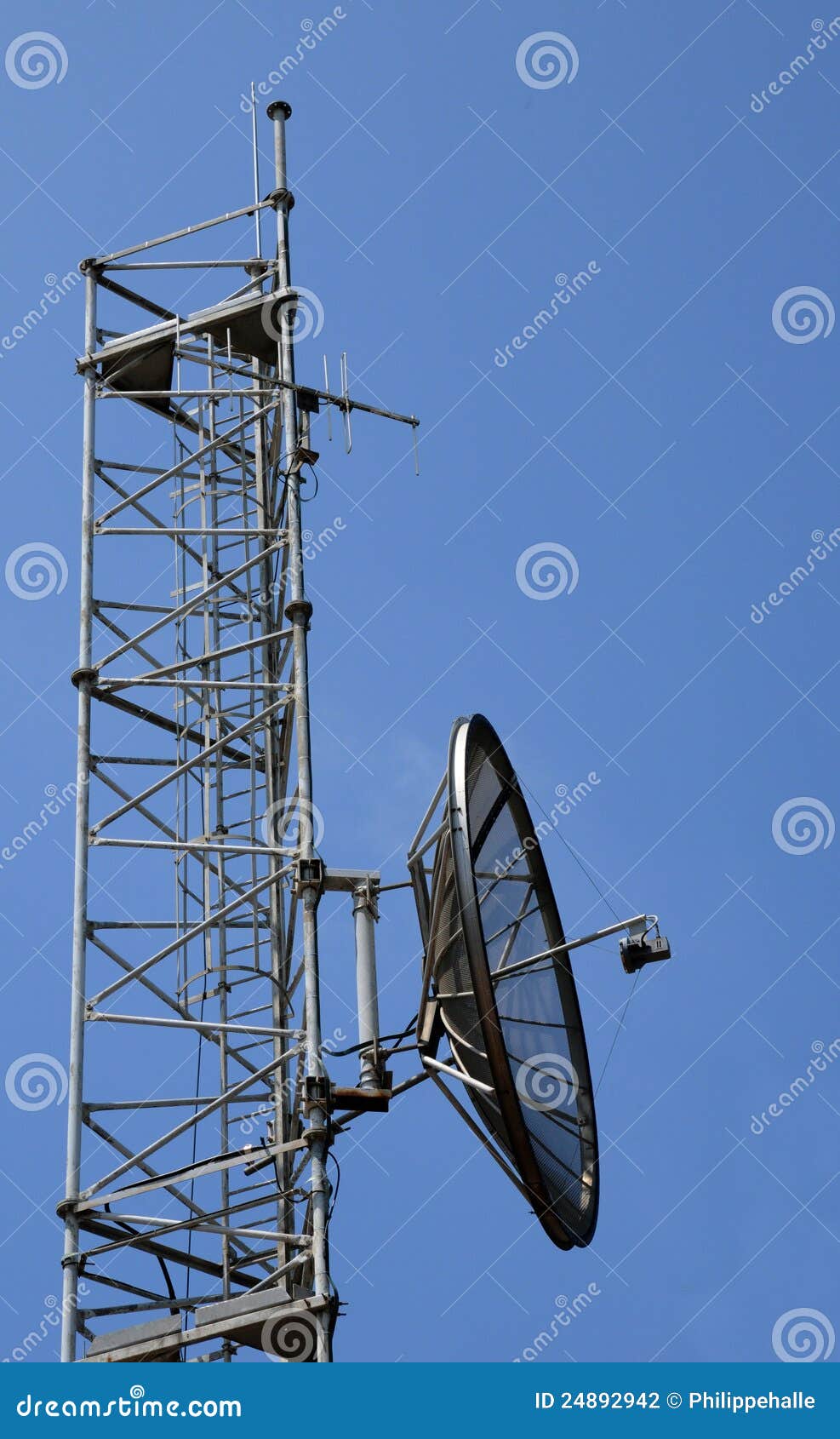 Parabolic Antenna on a Pylon Stock Photo - Image of electronics, radio ...