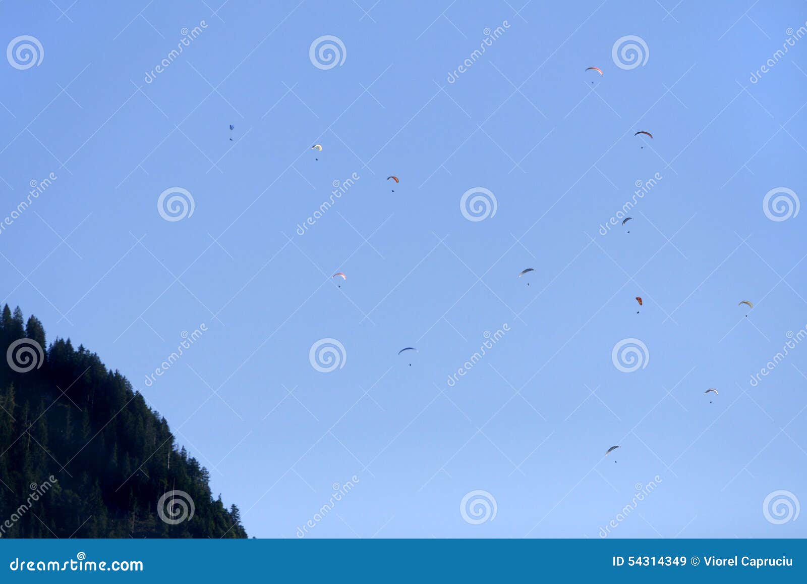 Parachute jumpers editorial stock image. Image of jumper - 54314349