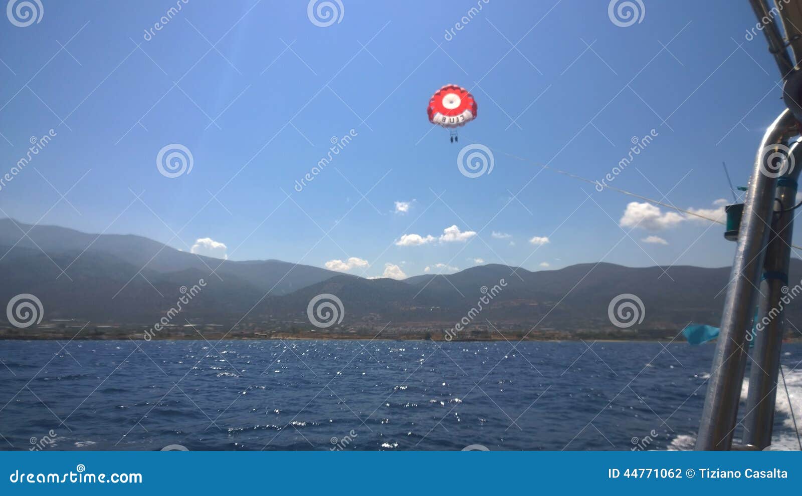 Parachute sailing editorial photography. Image of summer - 44771062