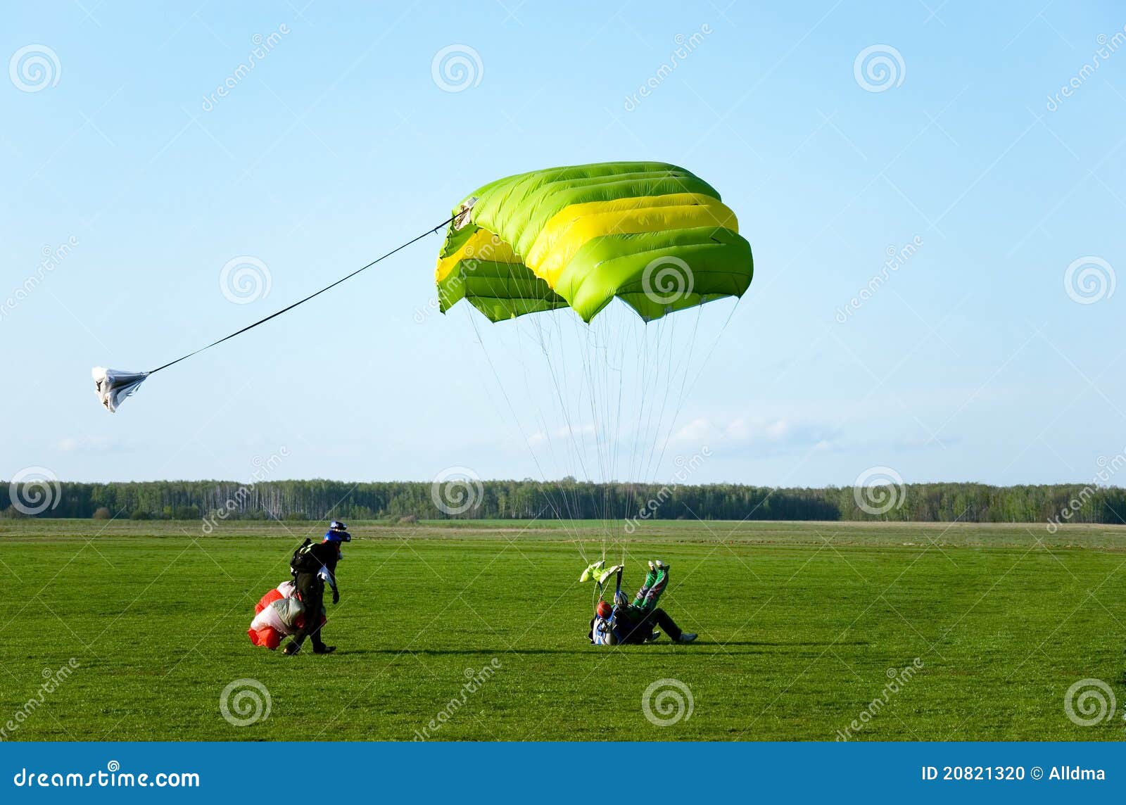 Parachuter stock photo. Image of blue, skydiver, jumper - 20821320