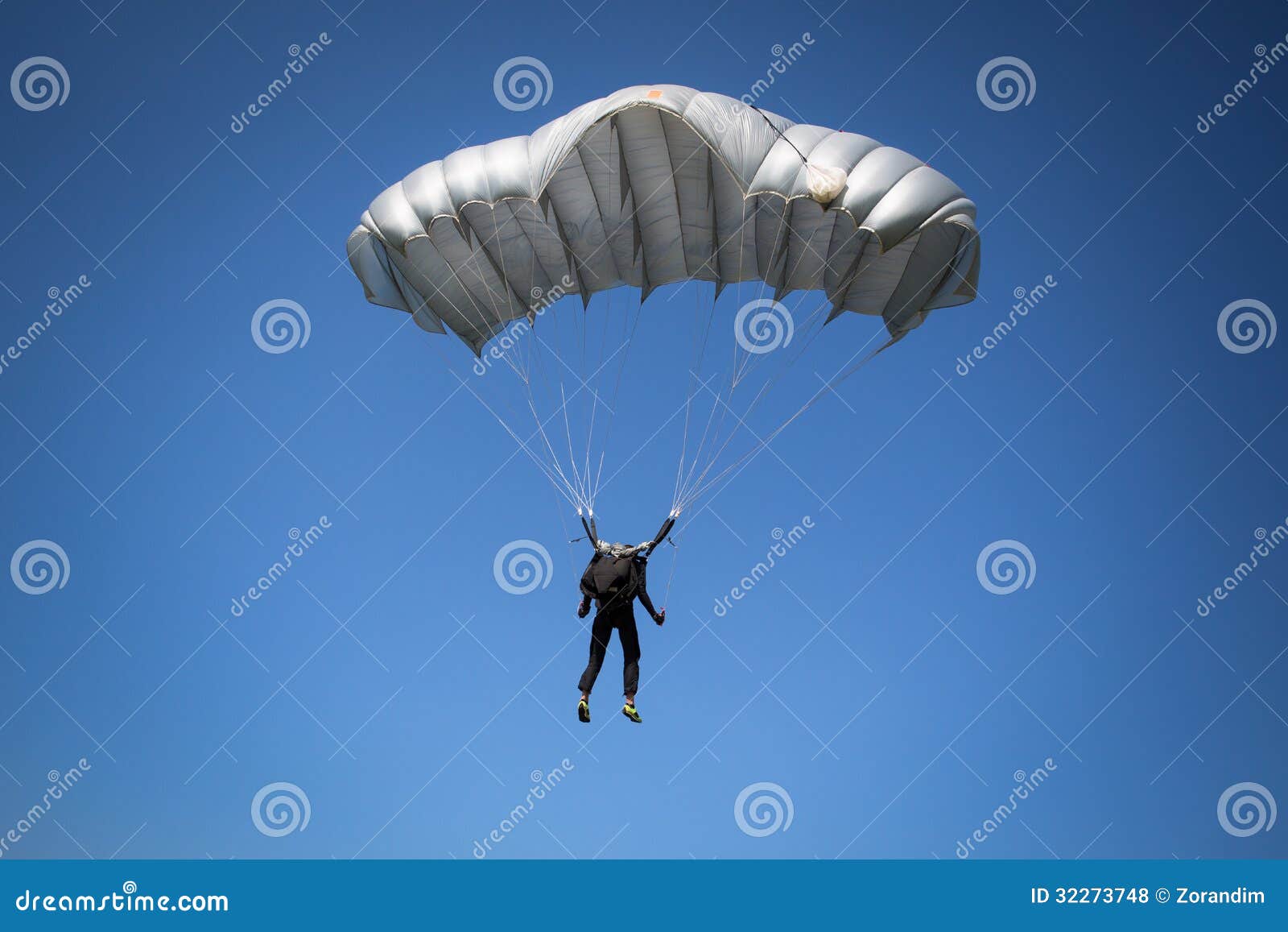 Parachutist stock photo. Image of diver, chute, recreational - 32273748