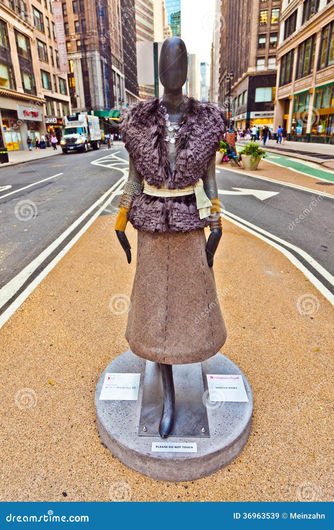 Parada Da Forma Para Rebecca Moses Imagem de Stock Editorial - Imagem ...