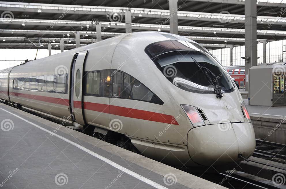 Parada del tren foto de archivo. Imagen de carro, movimiento - 18120718