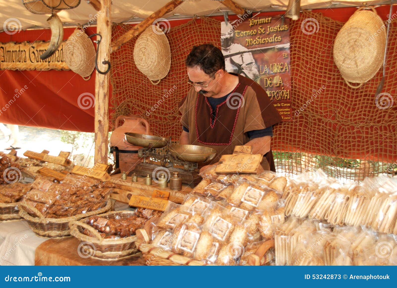Parada Medieval Del Pan En El Mercado Foto de archivo editorial ...