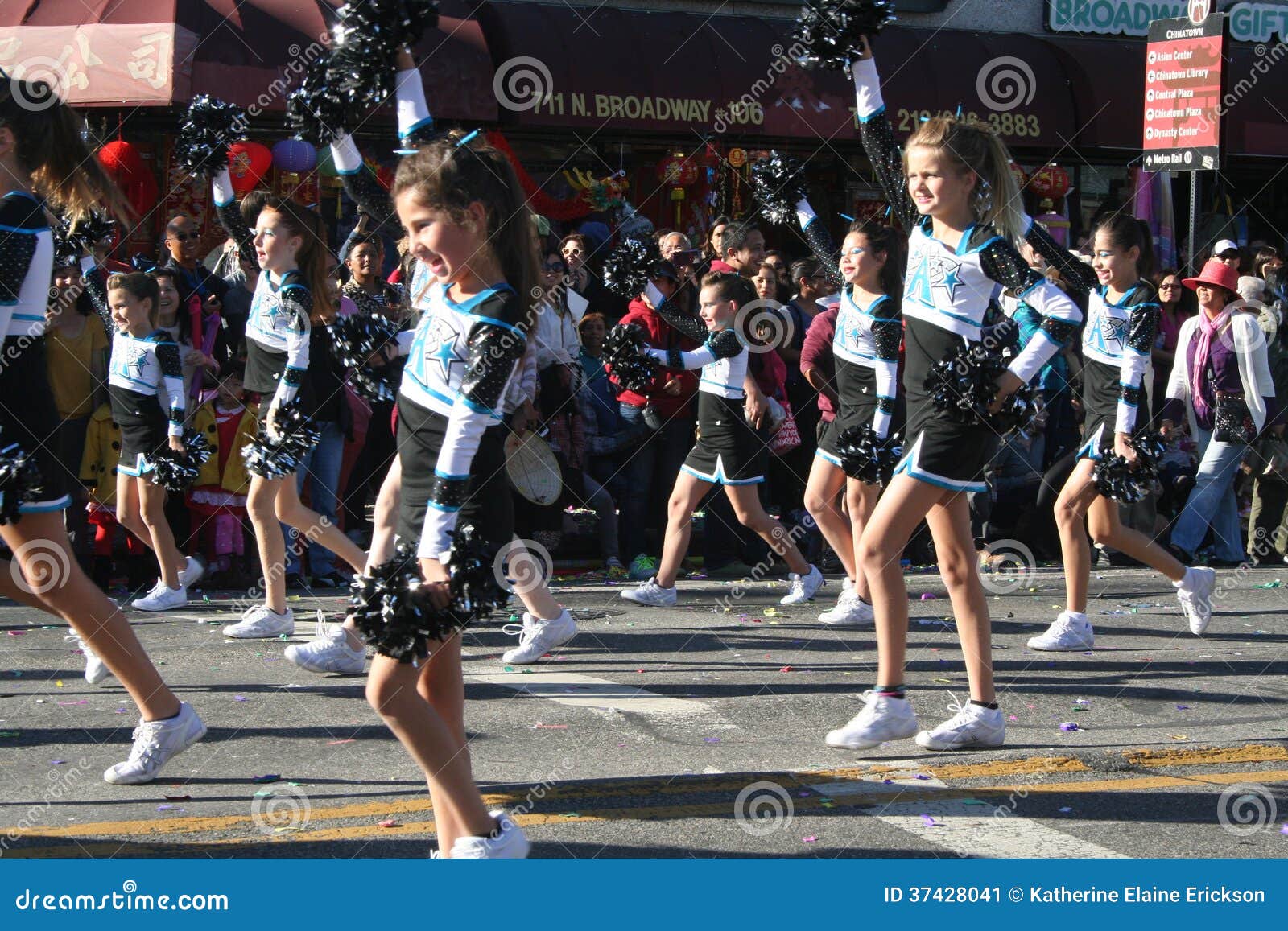 Parade Cheerleaders redactionele foto. Image of gebeurtenis - 37428041