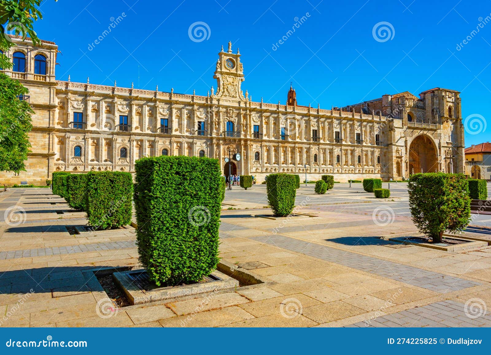Parador De Leon Building in Spanish Town Leon Stock Image - Image of ...