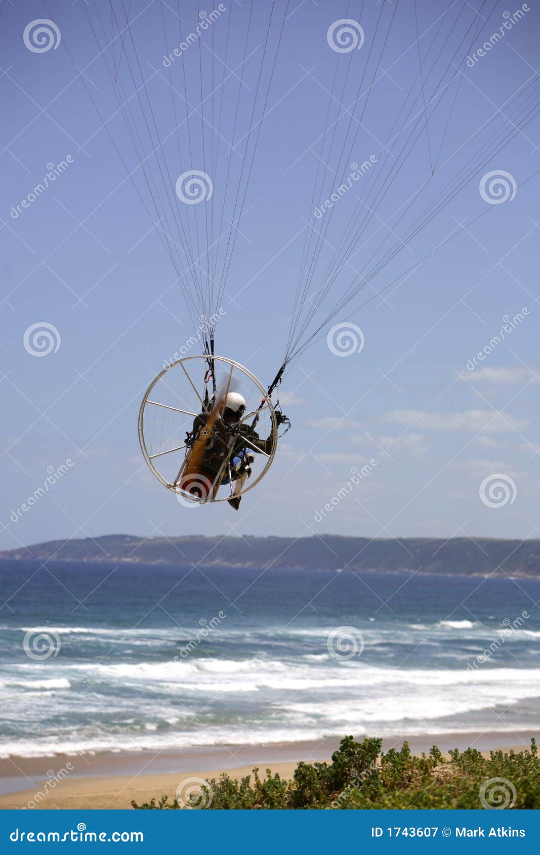 Paragliding stock image. Image of flying, flight, adventure - 1743607