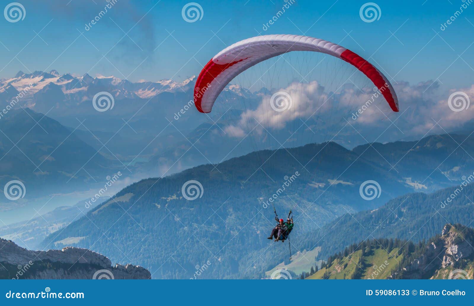 Paragliding IV editorial stock photo. Image of mountains - 59086133