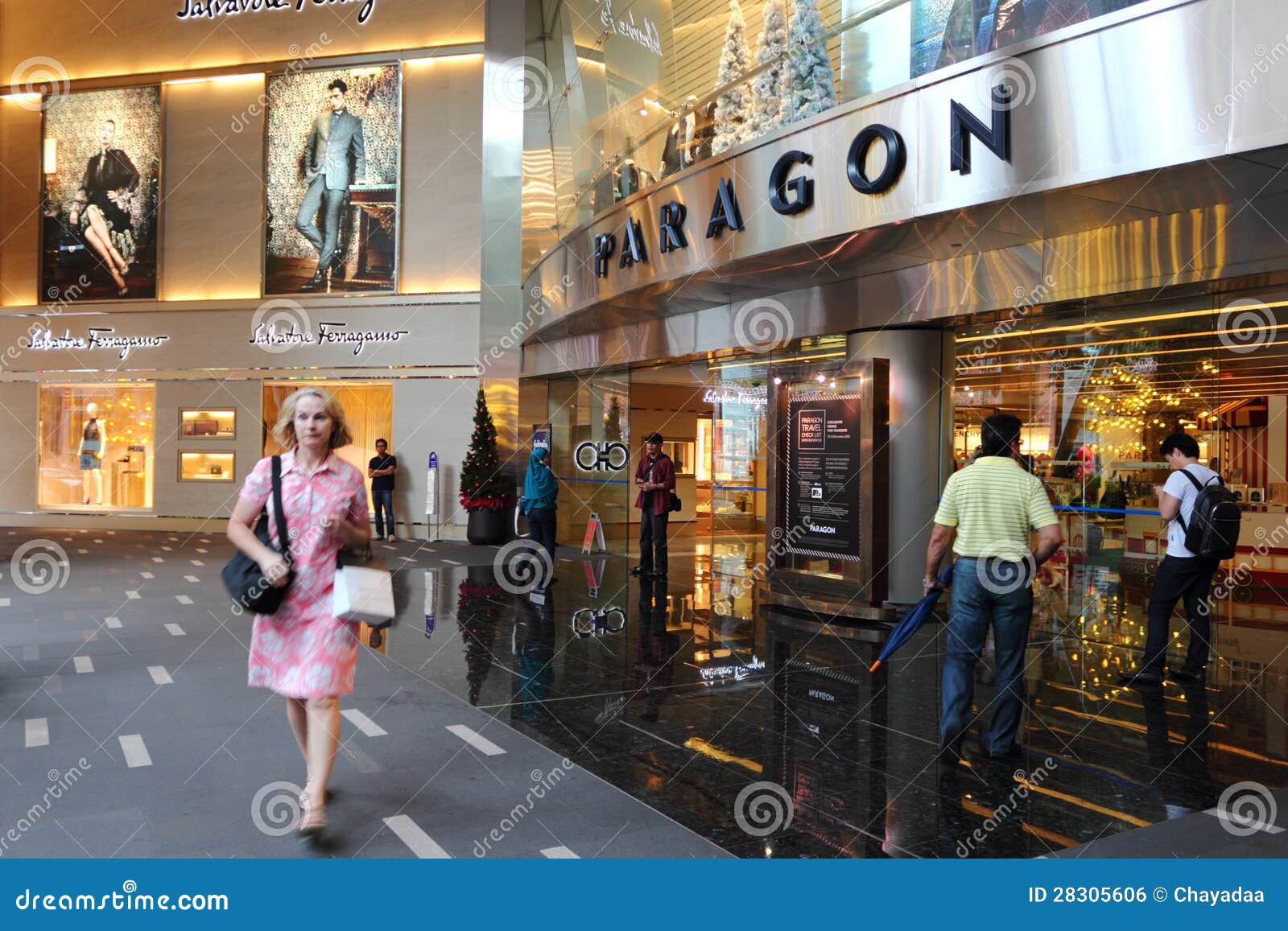 Paragon Shopping Center editorial photo. Image of building - 28305606