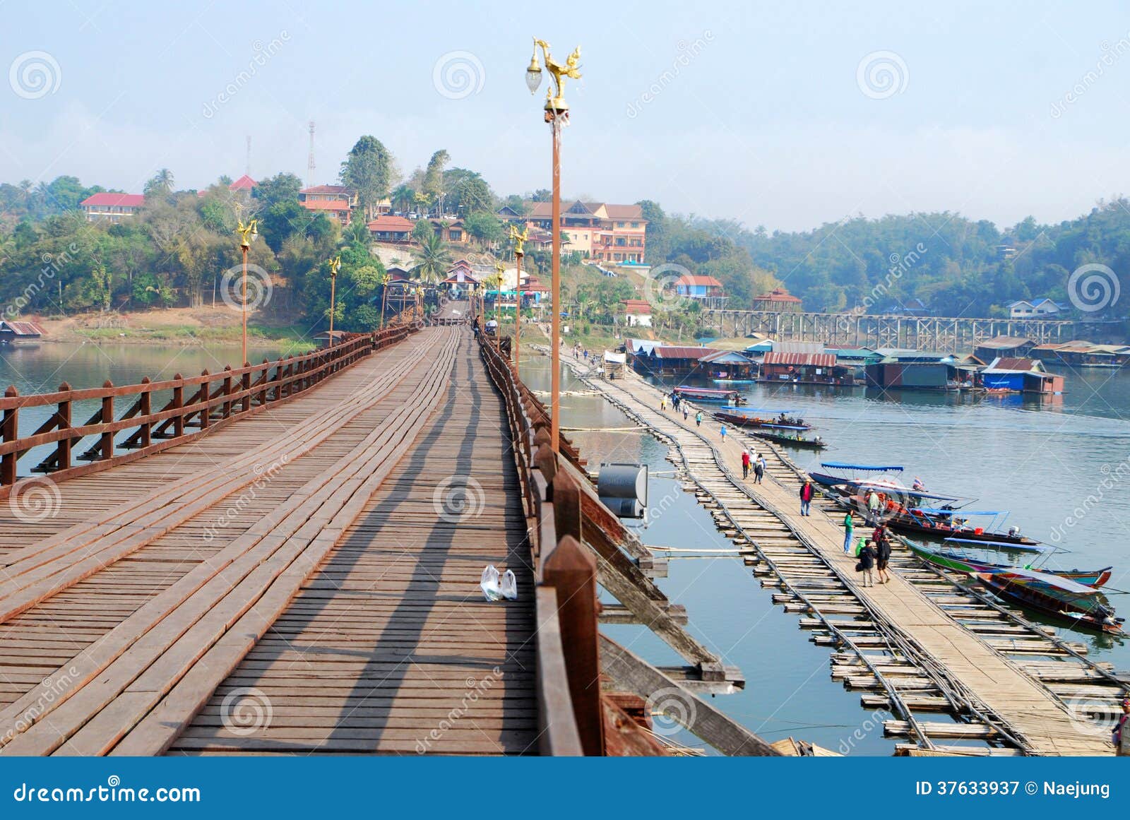 Parallel bridge editorial photography. Image of beam - 37633937