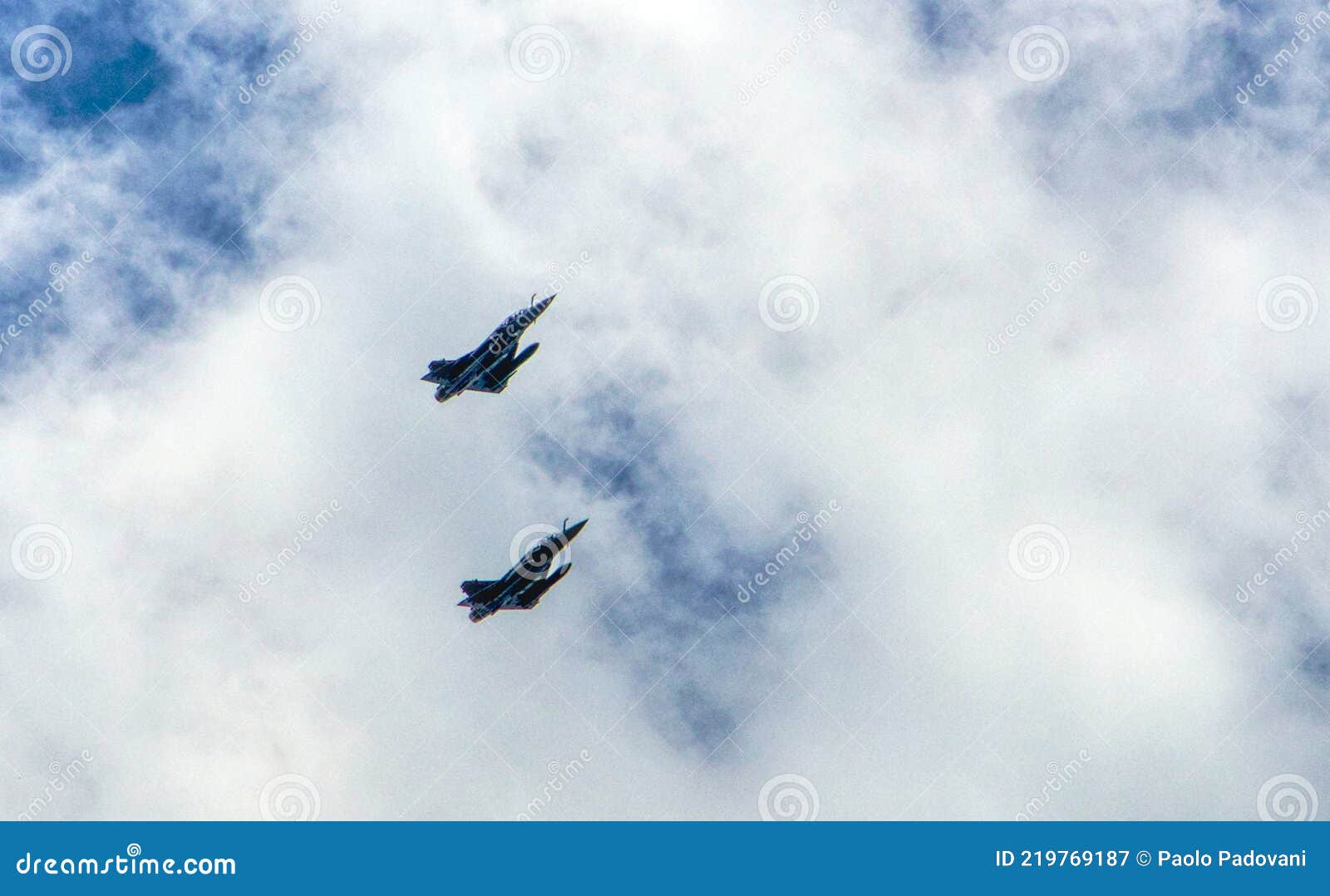 Parallel flight editorial photography. Image of quote - 219769187