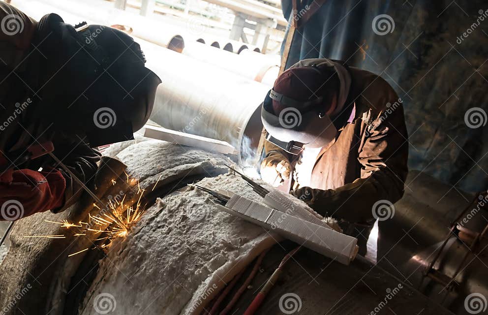 Parallel Welding of Two Pipe Welders Simultaneously Host Large D Stock ...