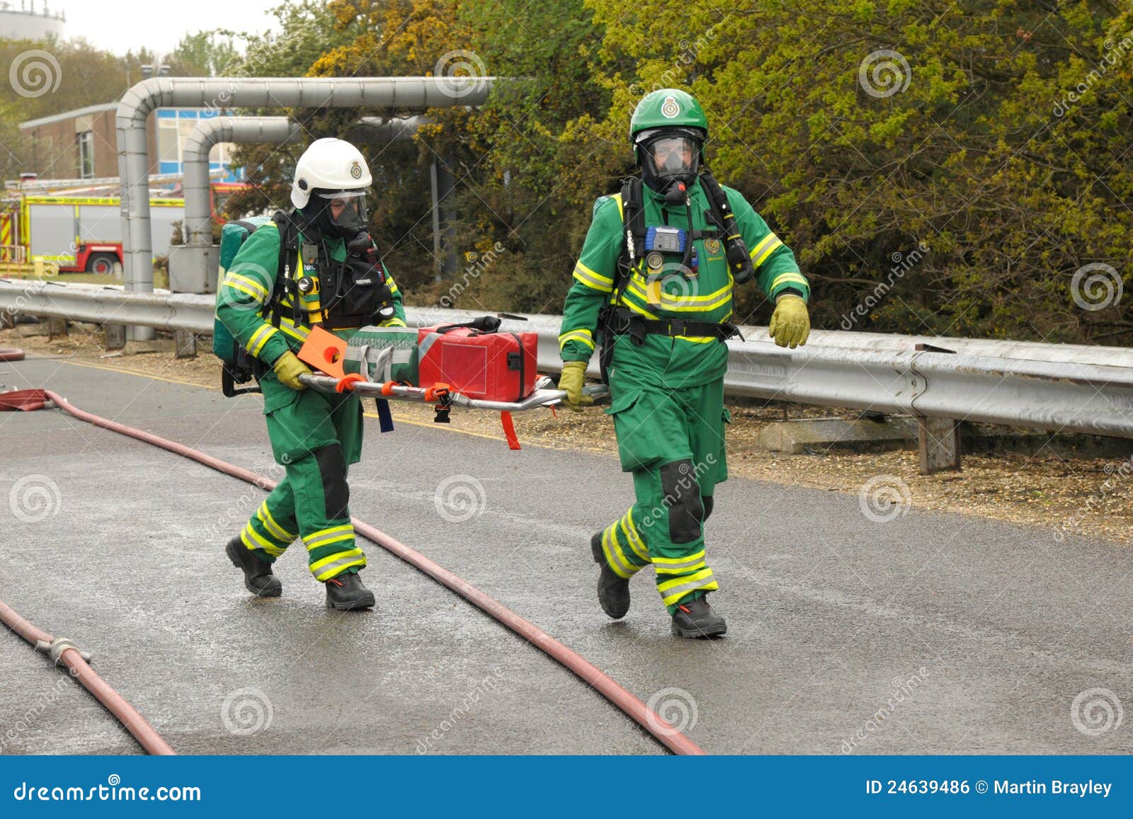 Paramedics at a Major Incident. Editorial Photo - Image of assist ...